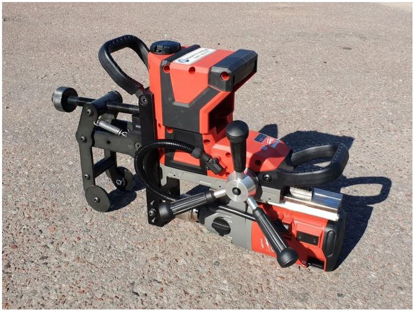 Rail drilling machine Milwaukee 18V Incl. templ./battery/charger