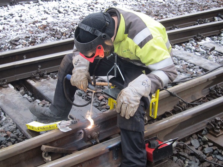 Welders seat cpl. with chest plate/locking device