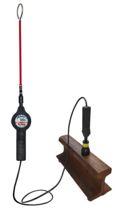 Voltage testing for railways with third rail